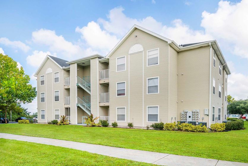 The Pointe at Central Apartments UCF Orlando - 407apartments